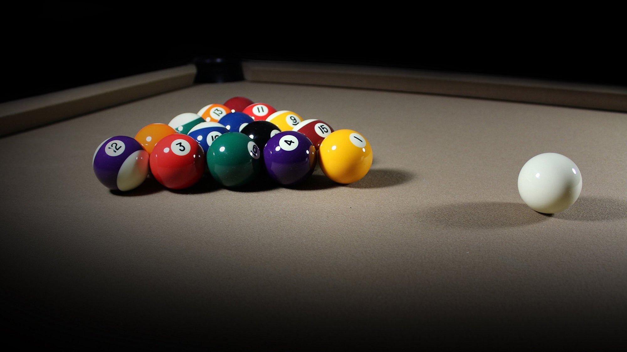 Phenolic Resin vs. Polyester Billiard Balls – Black Label Billiards.